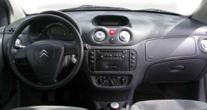Essai de la Citroen C2 (2003-2010) ainsi que les 231 avis